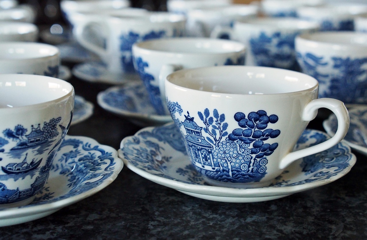 6 Porcelain Brands Every Collector Should Know | MVB